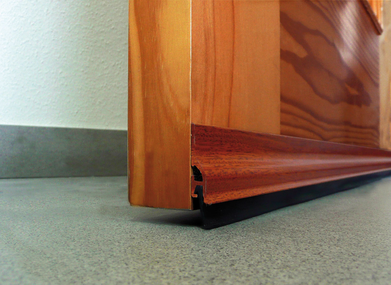 BURLETE BAJO PUERTA ADHESIVO LABIO ALUMINIO 105 CM SAPELI