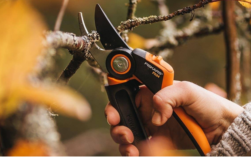 Tijeras de poda Fiskars PX92 PowerGear | Comprar en Ferrovicmar.com